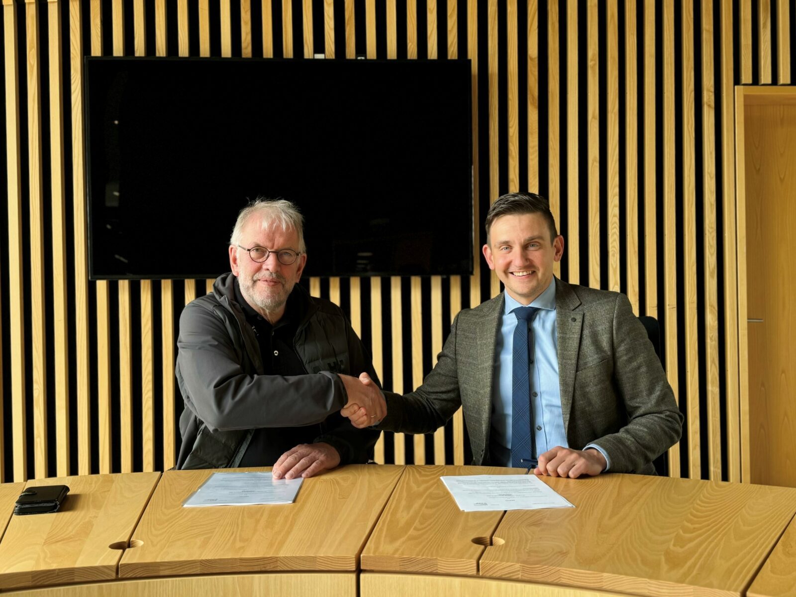 Avtala undirskrivað við P/F Eyðabø um íbúðarbygging